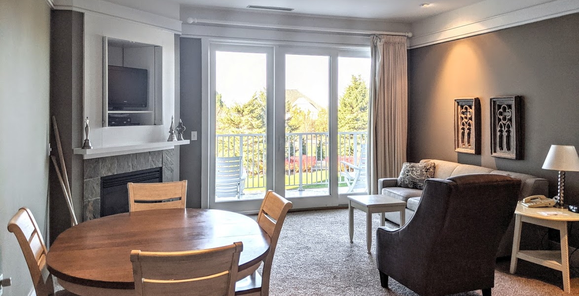 CAPTAIN'S SUITE LAKE VIEW | Bay Harbor